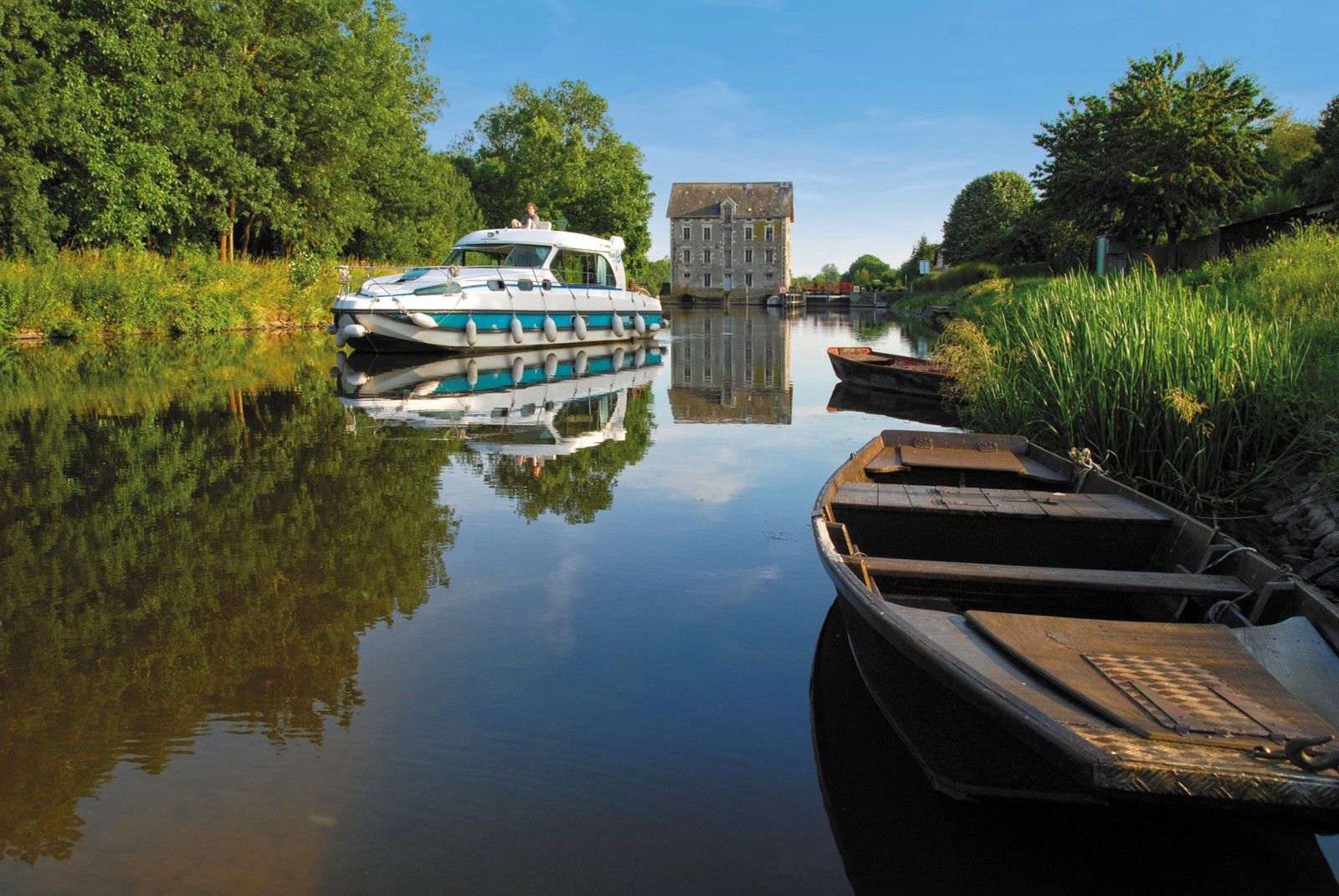 Le Business River Yacht : Prendre RDV